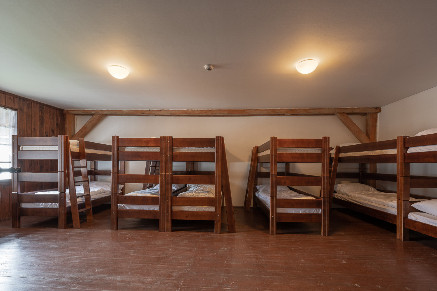 Accommodation Mendel native house